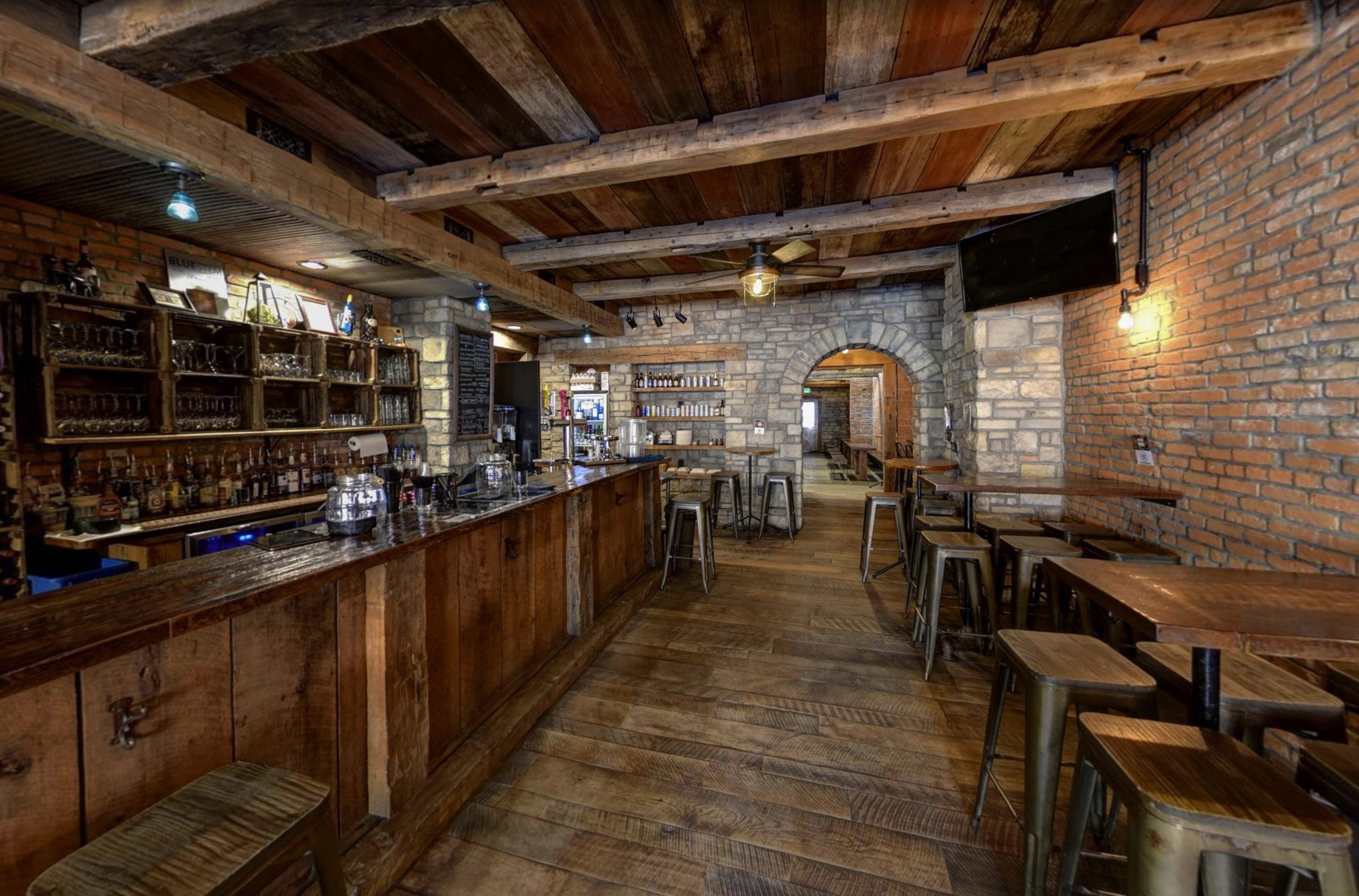 Vintage Wine Bar - Waterloo, IL